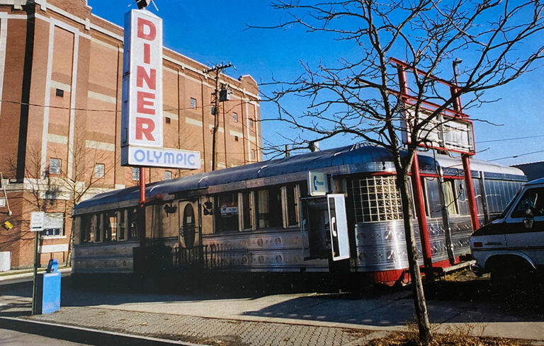 Classic American Diner Miami Beach | Best Seafood Restaurant