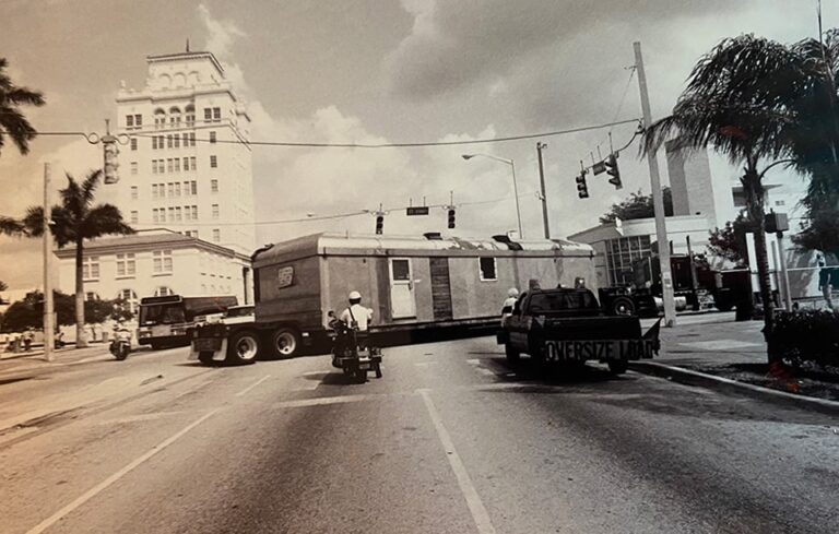 Classic American Diner Miami Beach | Best Seafood Restaurant