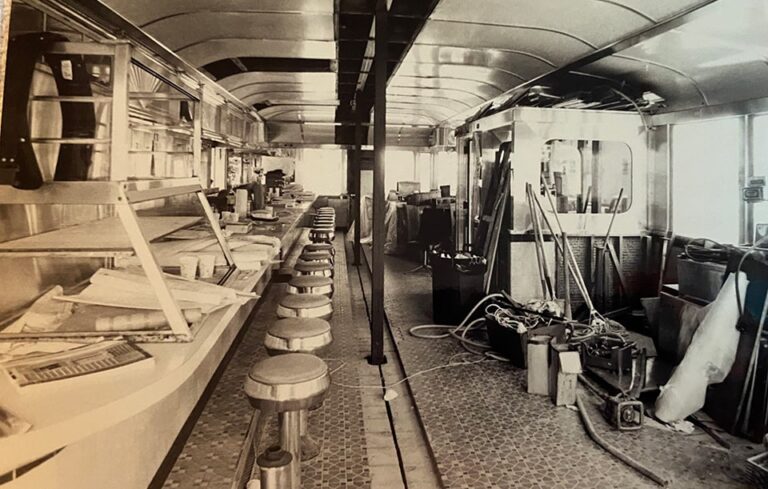 Classic American Diner Miami Beach | Best Seafood Restaurant